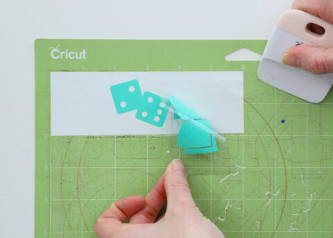 How to Make Vinyl Labels with a Cricut | A Comprehensive Guide