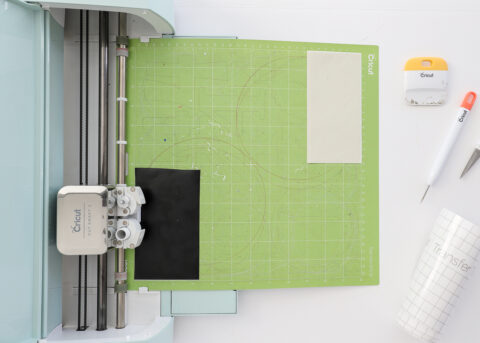 How to Make Vinyl Labels with a Cricut | A Comprehensive Guide