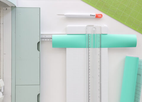 How to Make Vinyl Labels with a Cricut | A Comprehensive Guide