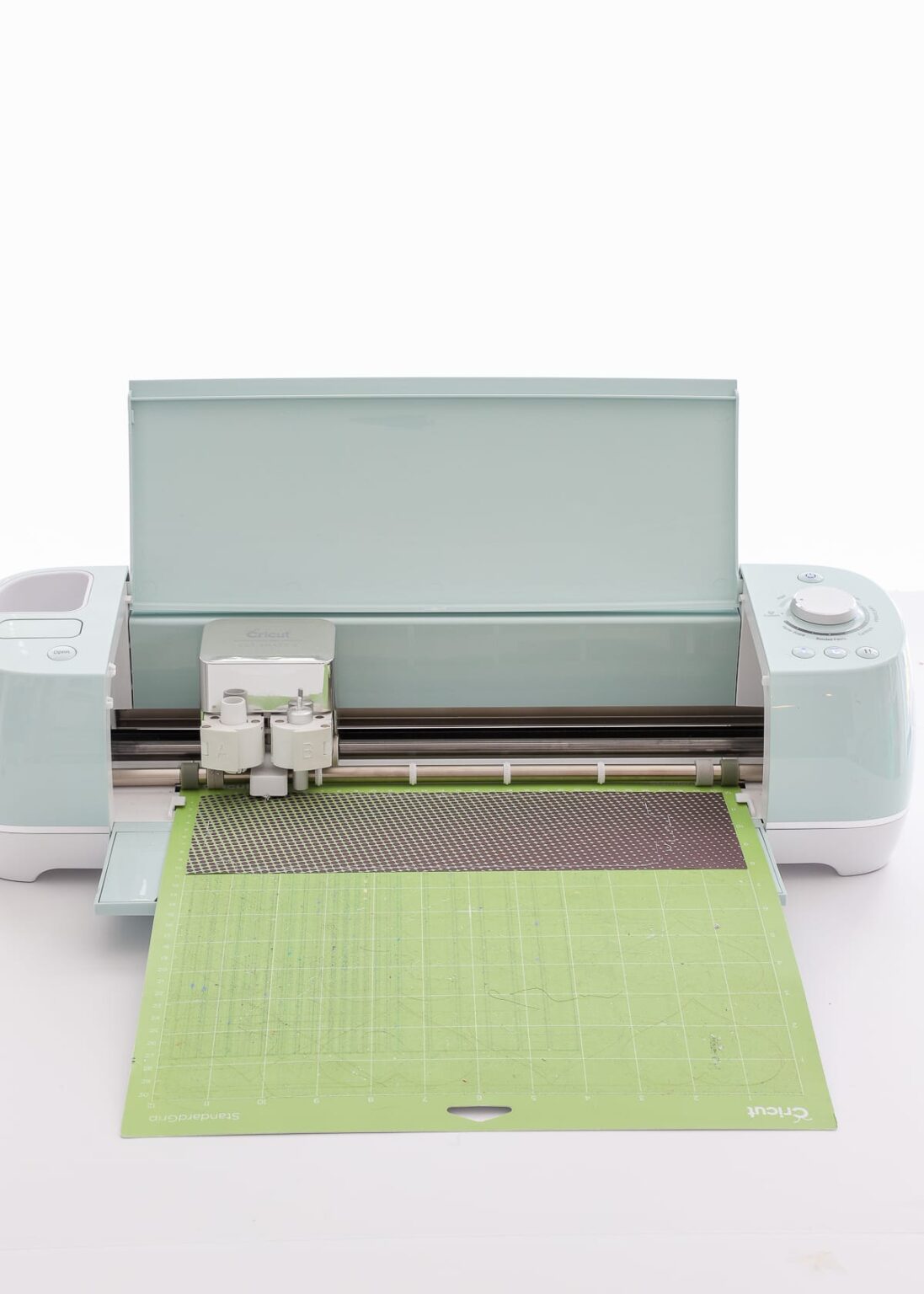 DIY Split Monogram Mugs with Cricut Mug Press