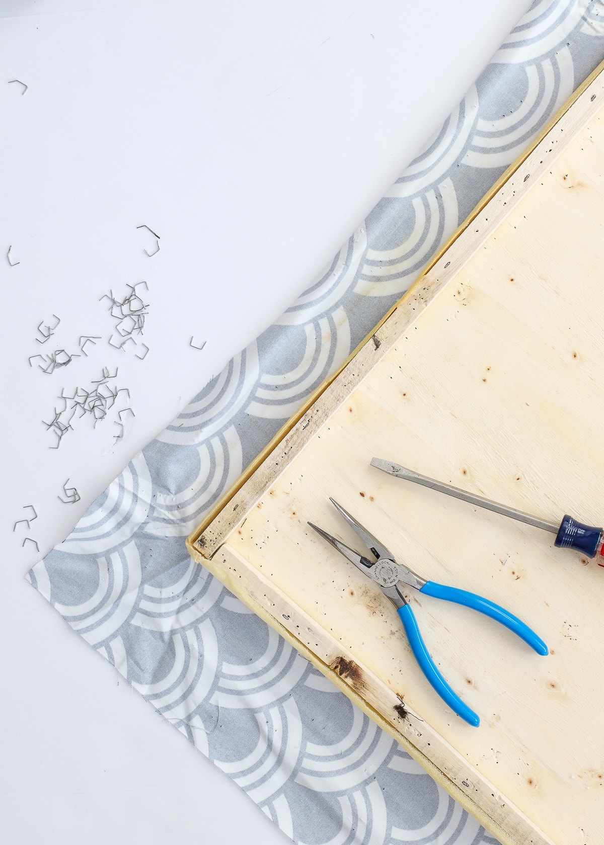 How to Recover a Chair or Bench Cushion - The Homes I Have Made