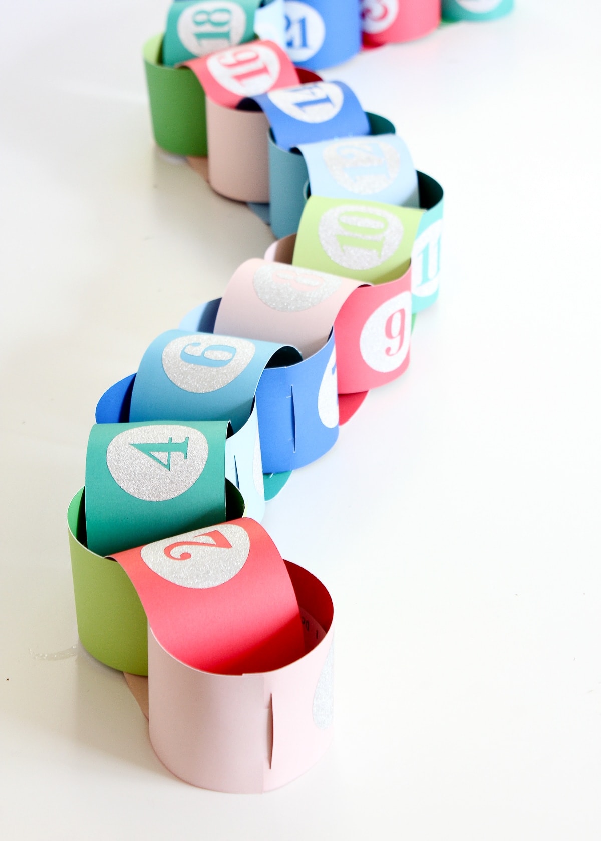 DIY Christmas Countdown Chain With a Cricut - The Homes I Have Made