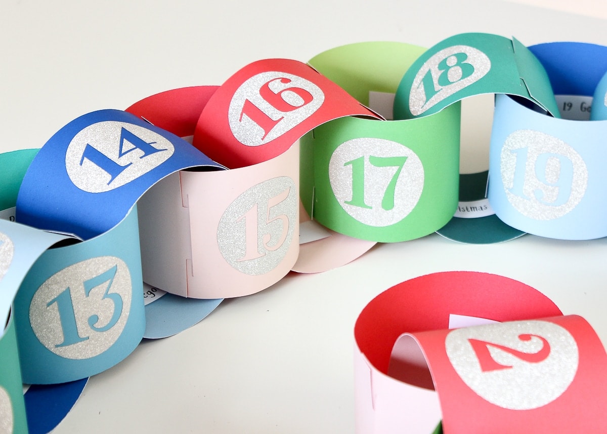 DIY Christmas Countdown Chain With a Cricut - The Homes I Have Made