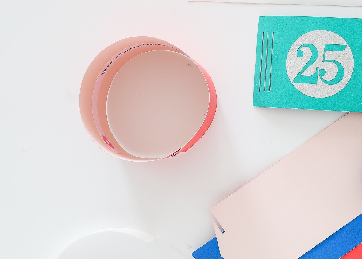 DIY Christmas Countdown Chain With a Cricut - The Homes I Have Made