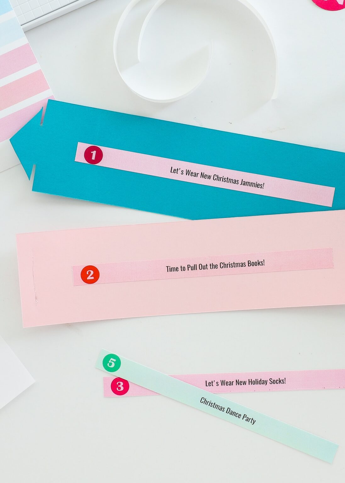 DIY Christmas Countdown Chain With a Cricut - The Homes I Have Made