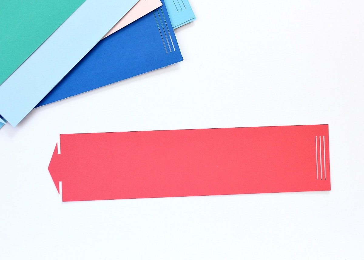 DIY Christmas Countdown Chain With a Cricut - The Homes I Have Made