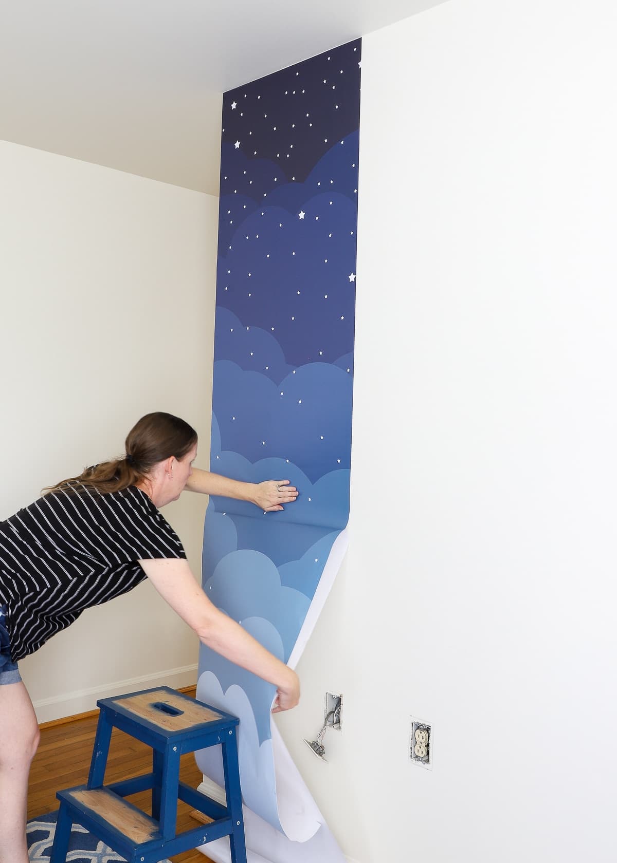 How to Hang a Wallpaper Mural | Tips & Tricks for Great Results - The ...