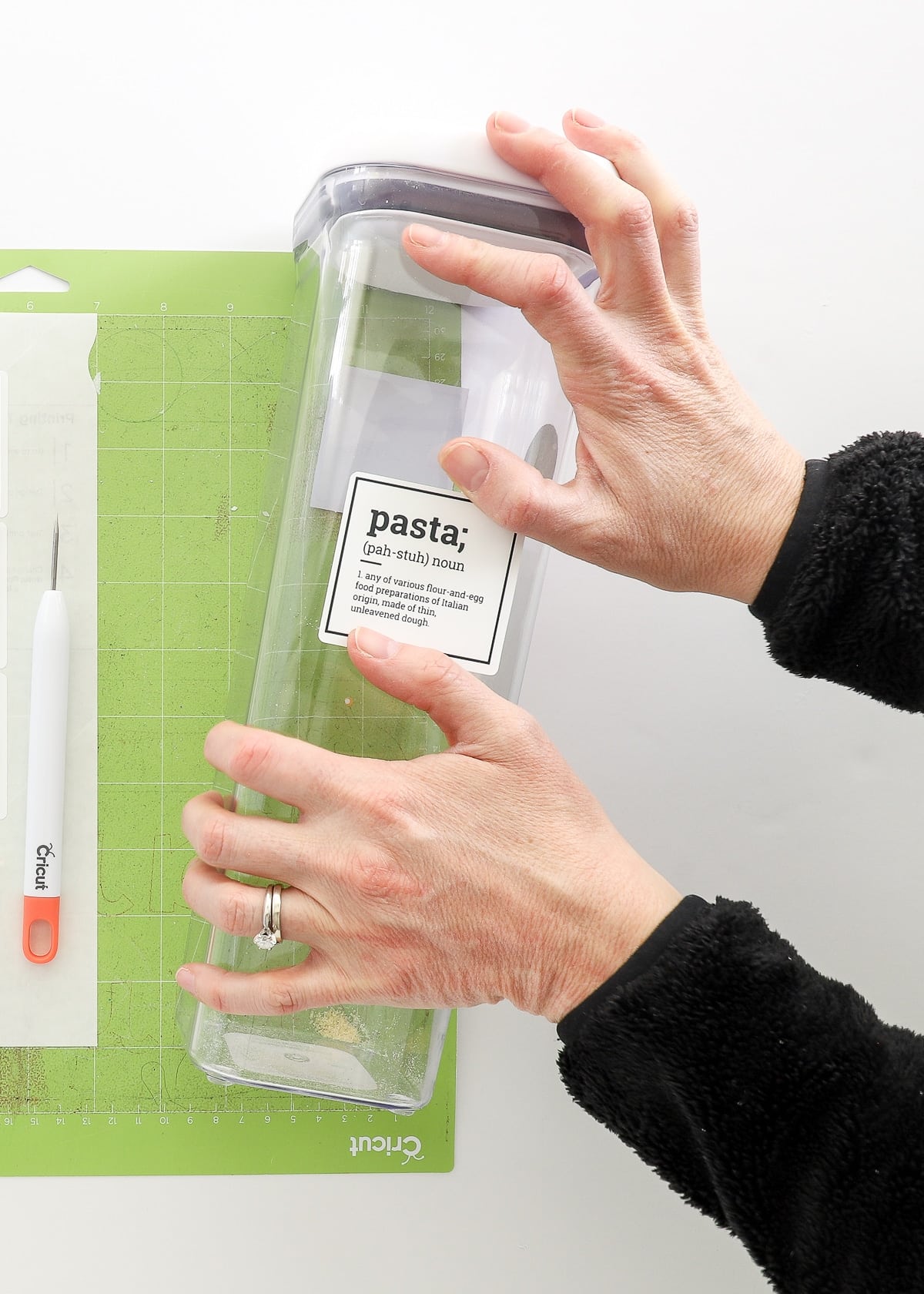 How to Make Pantry Labels with a Cricut | 3 Methods to Try! - The Homes ...