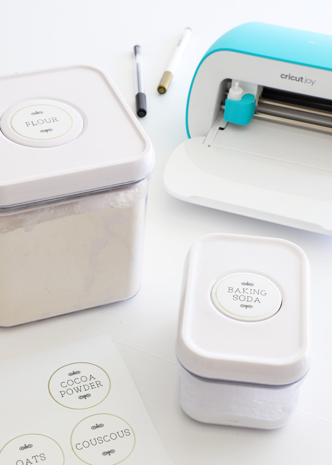 How to Make Pantry Labels with a Cricut | 3 Methods to Try! - The Homes ...