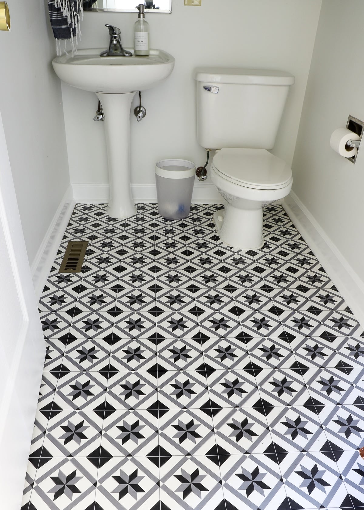 How to Cover Ugly Rental Bathroom Floors with a Vinyl Mat - The Homes I ...