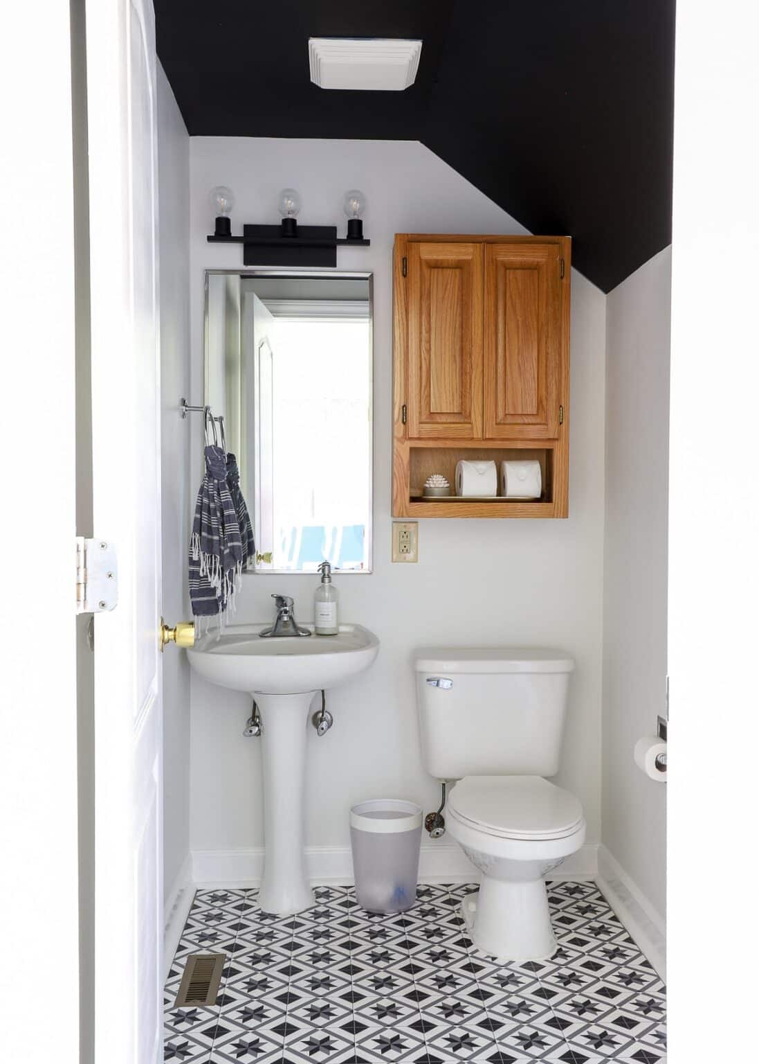 How to Cover Ugly Rental Bathroom Floors with a Vinyl Mat - The Homes I ...