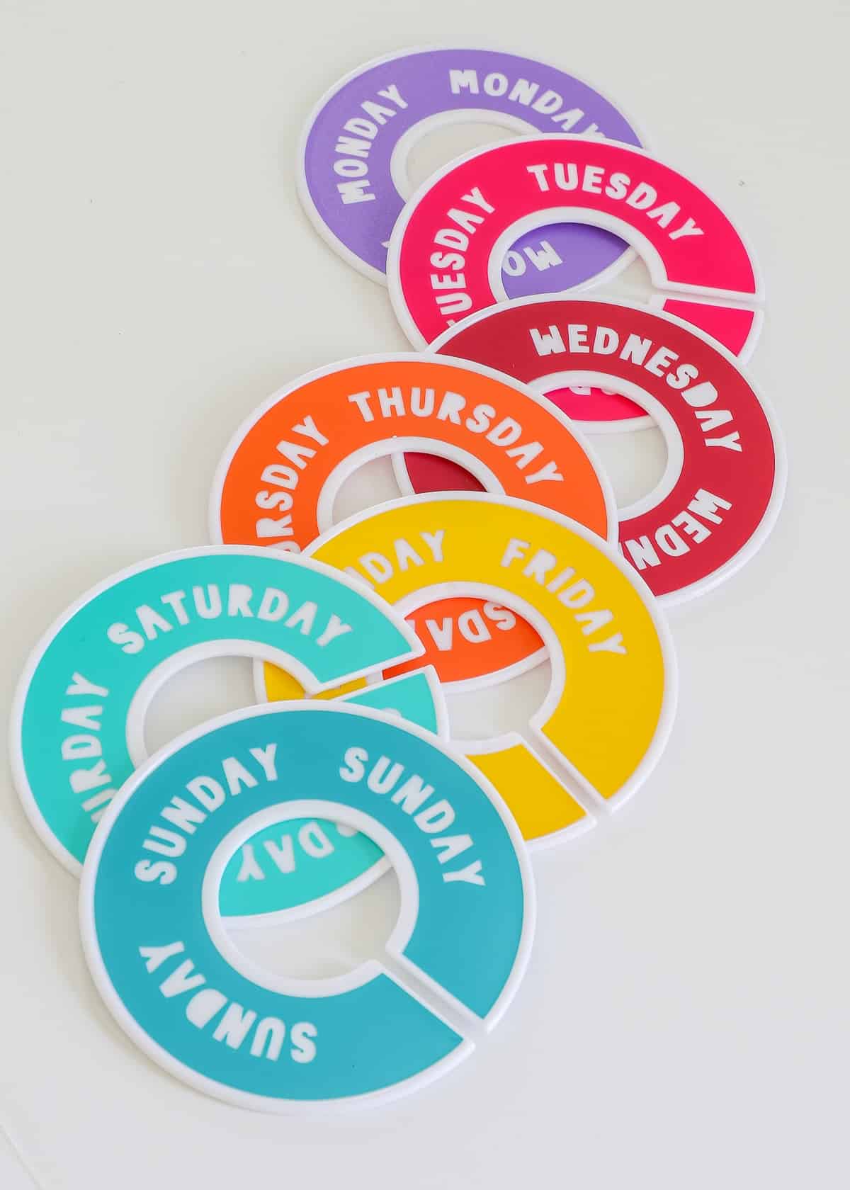Round Closet Divider Labels with a Cricut (+ SVG File) - The Homes I ...