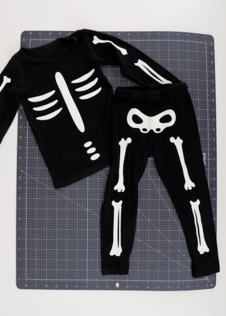 Easy DIY Skeleton Costume (That Glows In the Dark Too!) - The Homes I ...