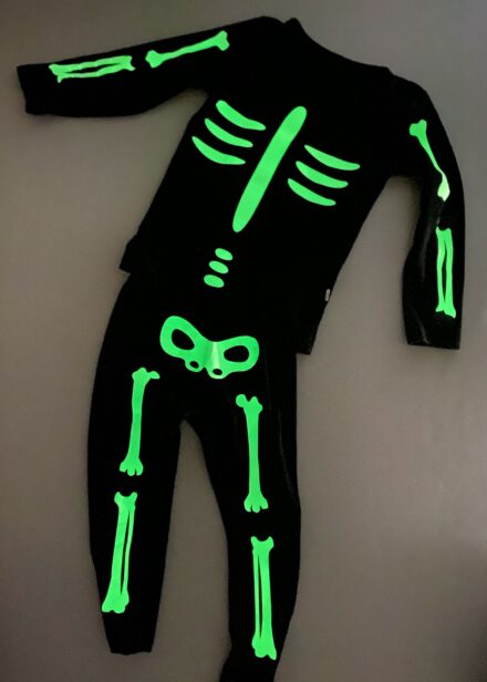 Easy DIY Skeleton Costume (That Glows In the Dark Too!) - The Homes I ...