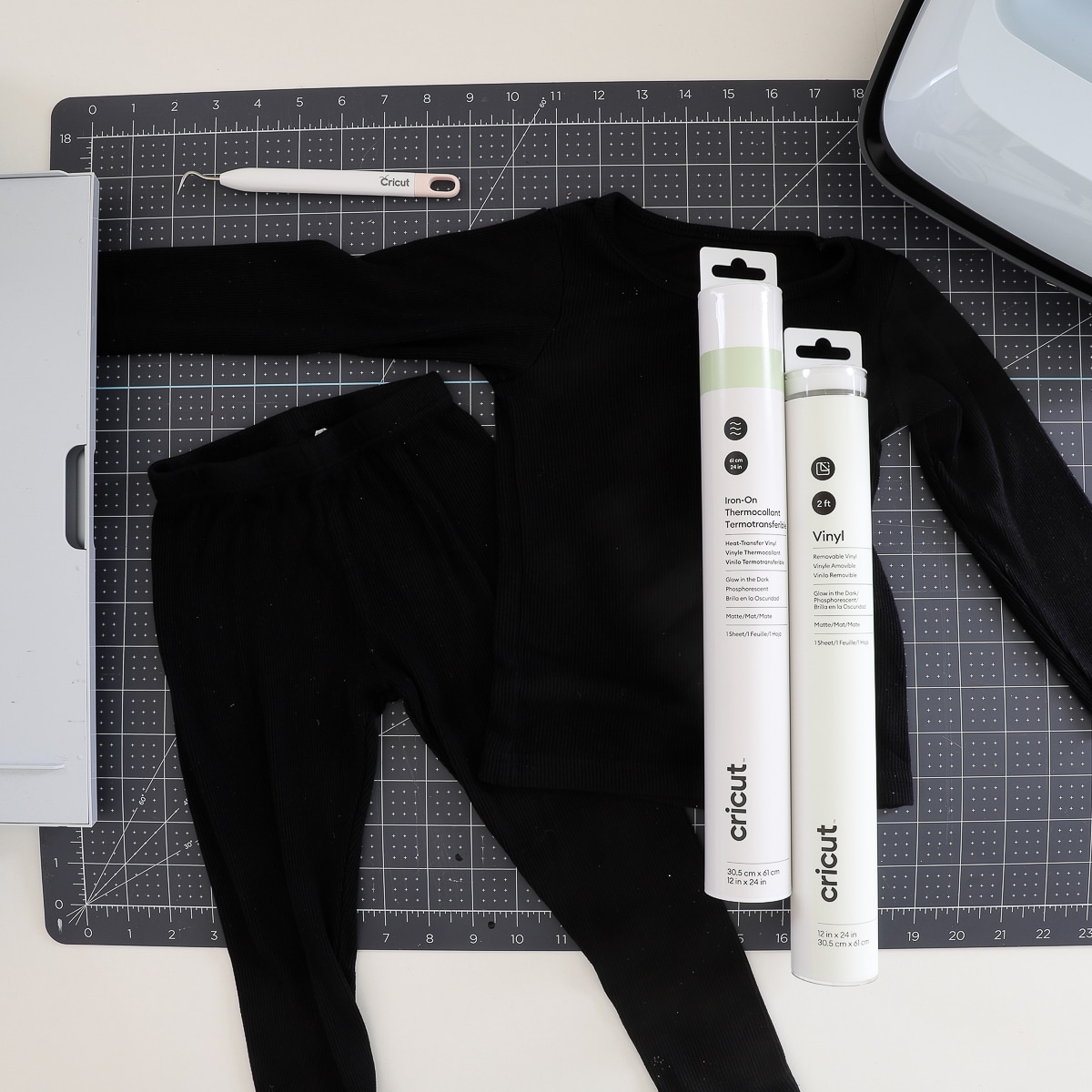 Easy DIY Skeleton Costume (That Glows In the Dark Too!) - The Homes I ...