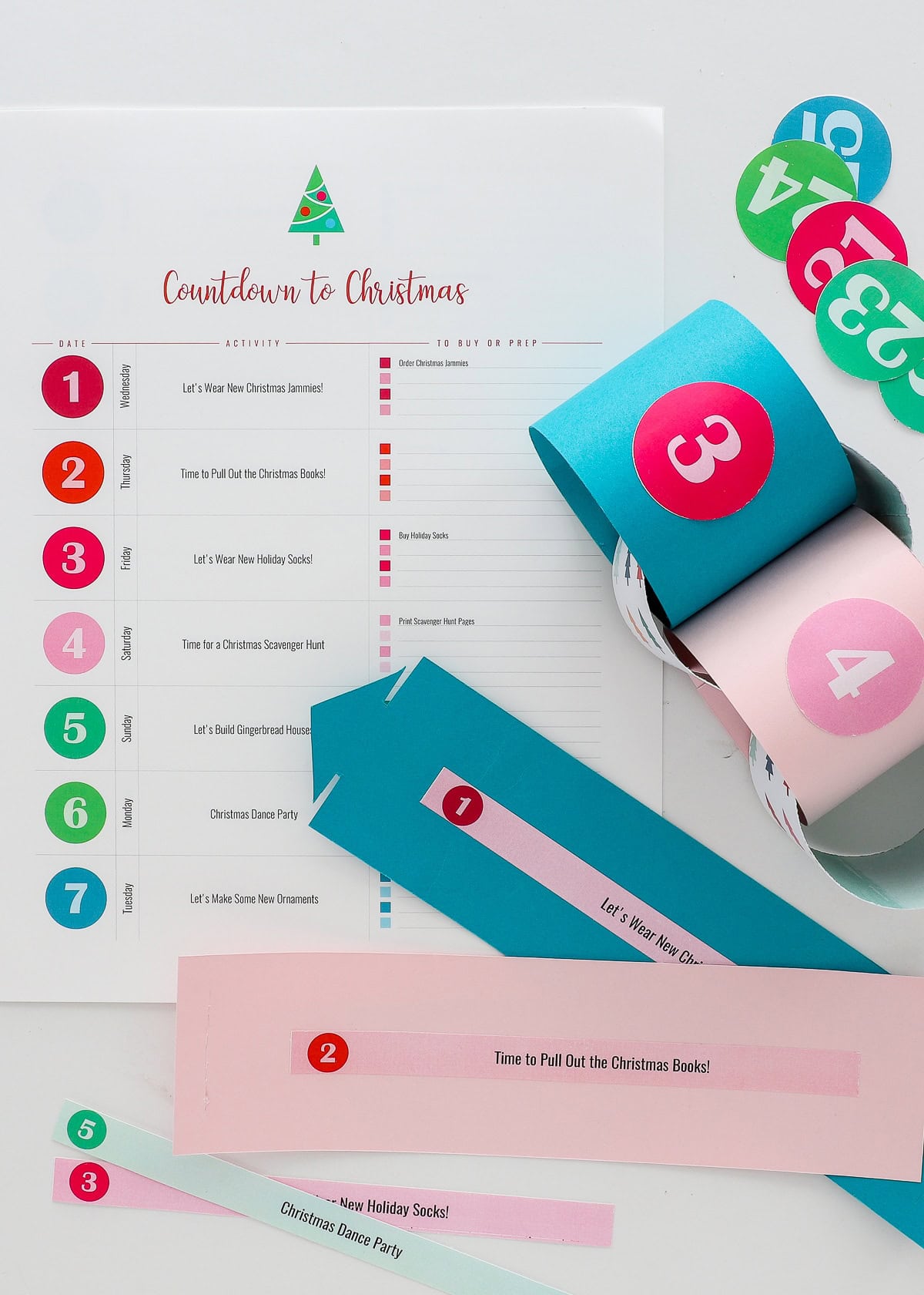 The Easiest Way to Plan 25 Days of Christmas Family Fun (with Printables!)