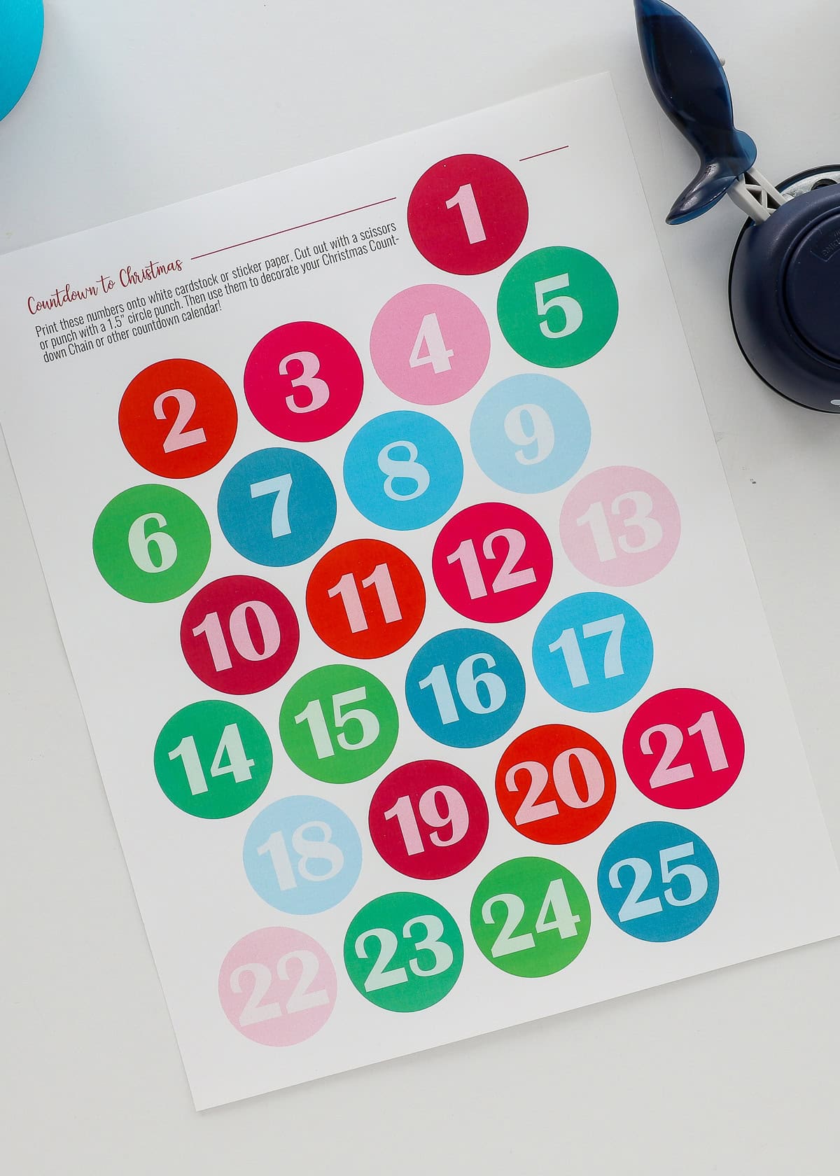 Easy DIY Christmas Countdown Chain (with SVGs + Templates!) - The Homes ...